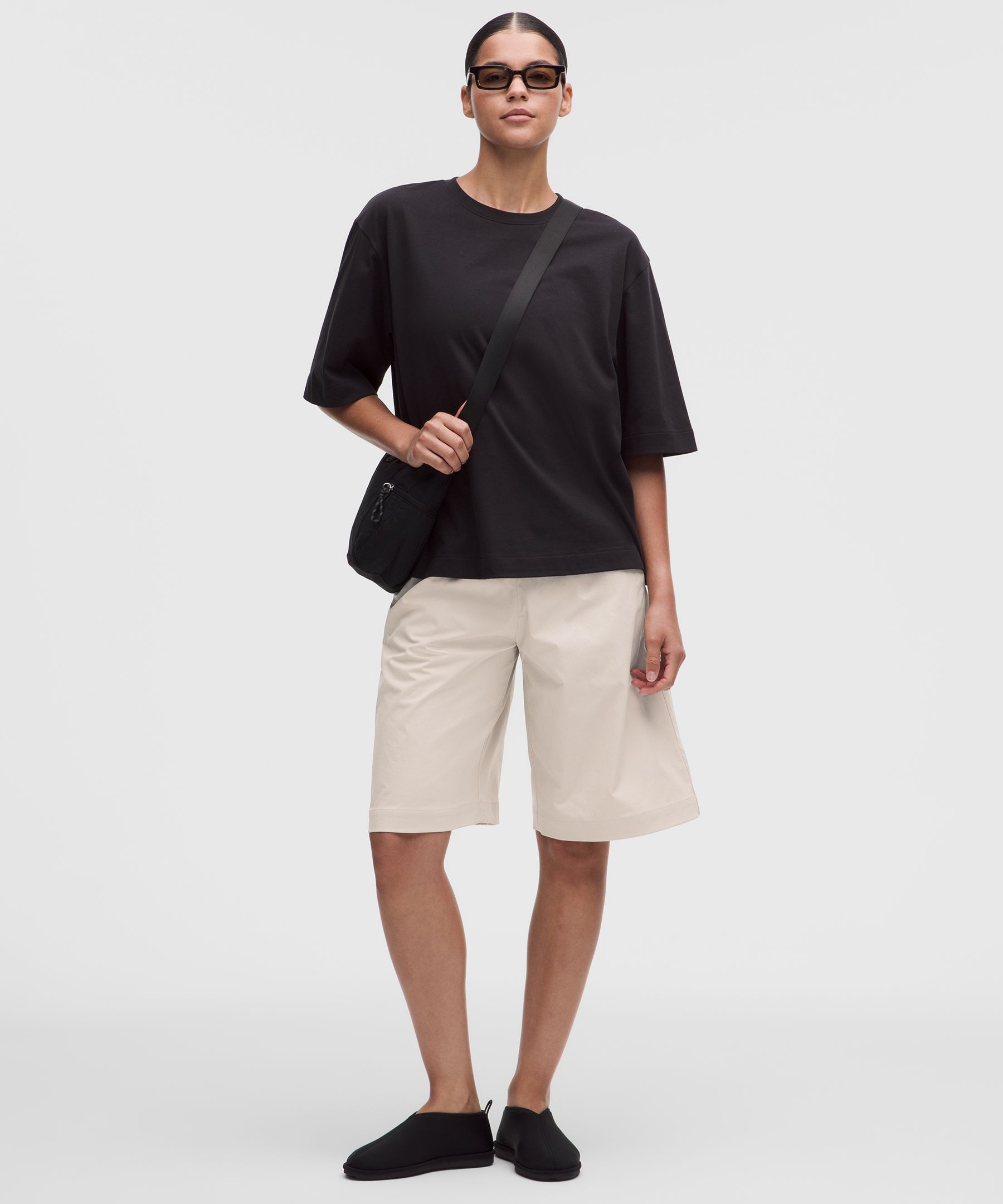 LULULEMON lululemon Woven Mid-Rise Bermuda Shorts